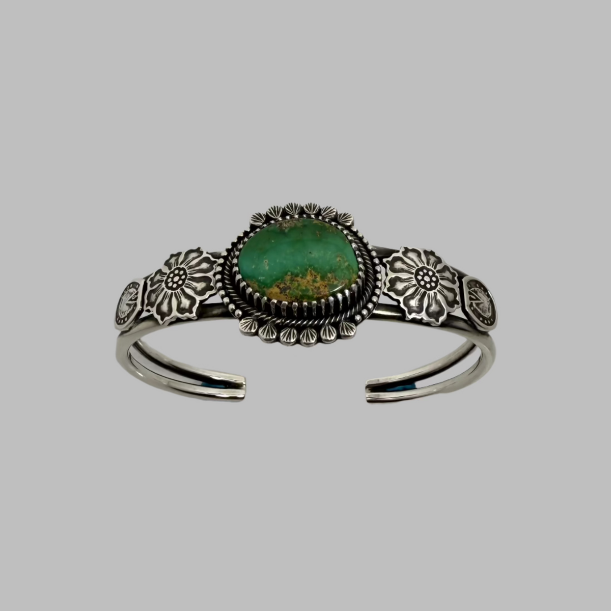 Ivan Howard Native American Fine Jewelry Bracelet– Raven Makes Gallery