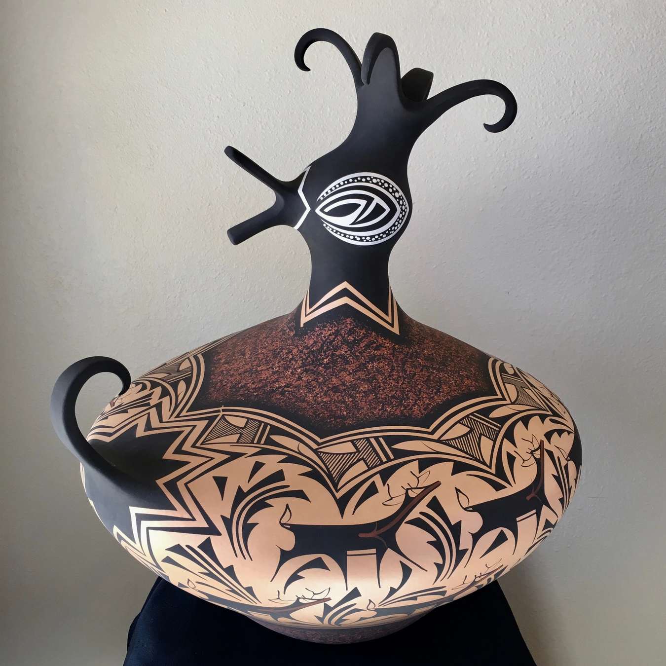 Pueblo Pottery at Raven Makes Gallery
